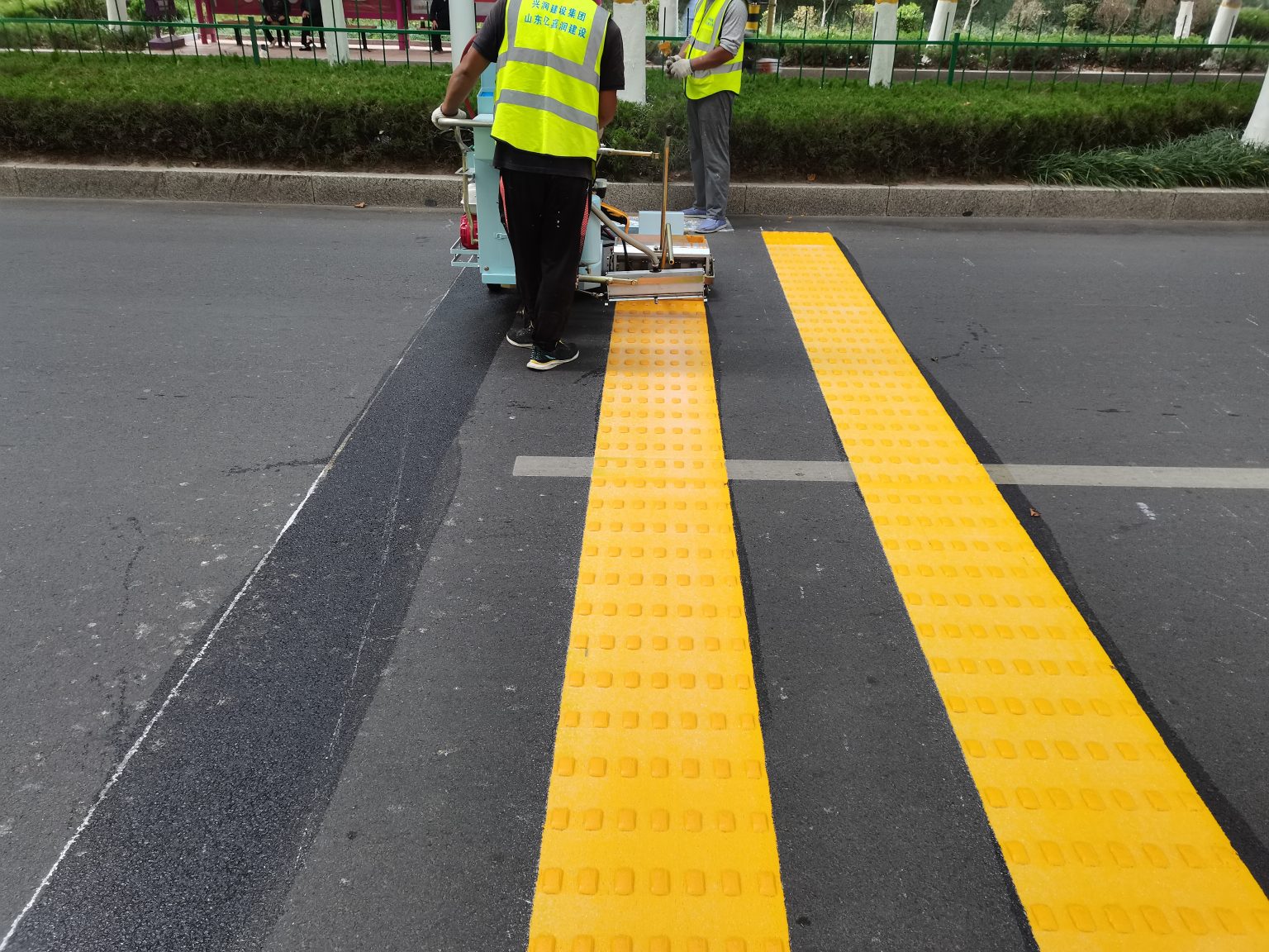 Yellow Thermoplastic Road Marking Paint - TOPROAD